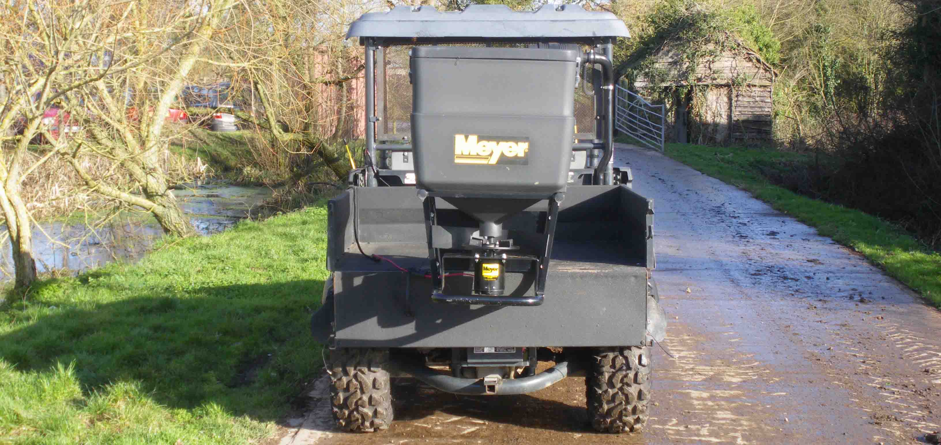 Tailgate Mounted Spreaders